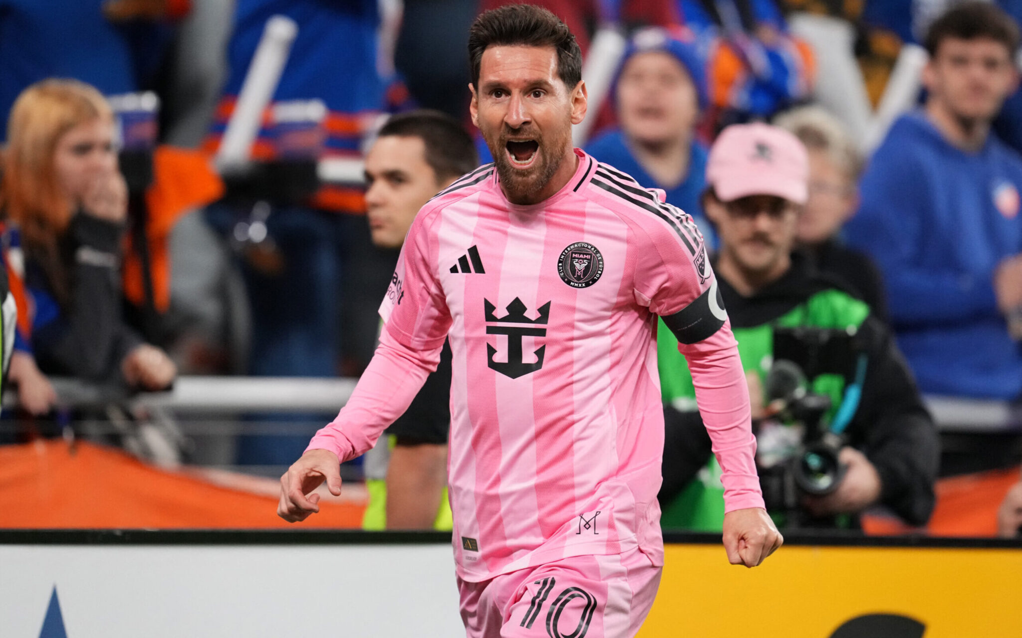 Messi alcança a marca de 900 gols e reascende a rivalidade com ...